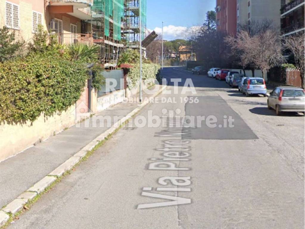 Auction for apartment, via Pietro Negroni 27 Rome