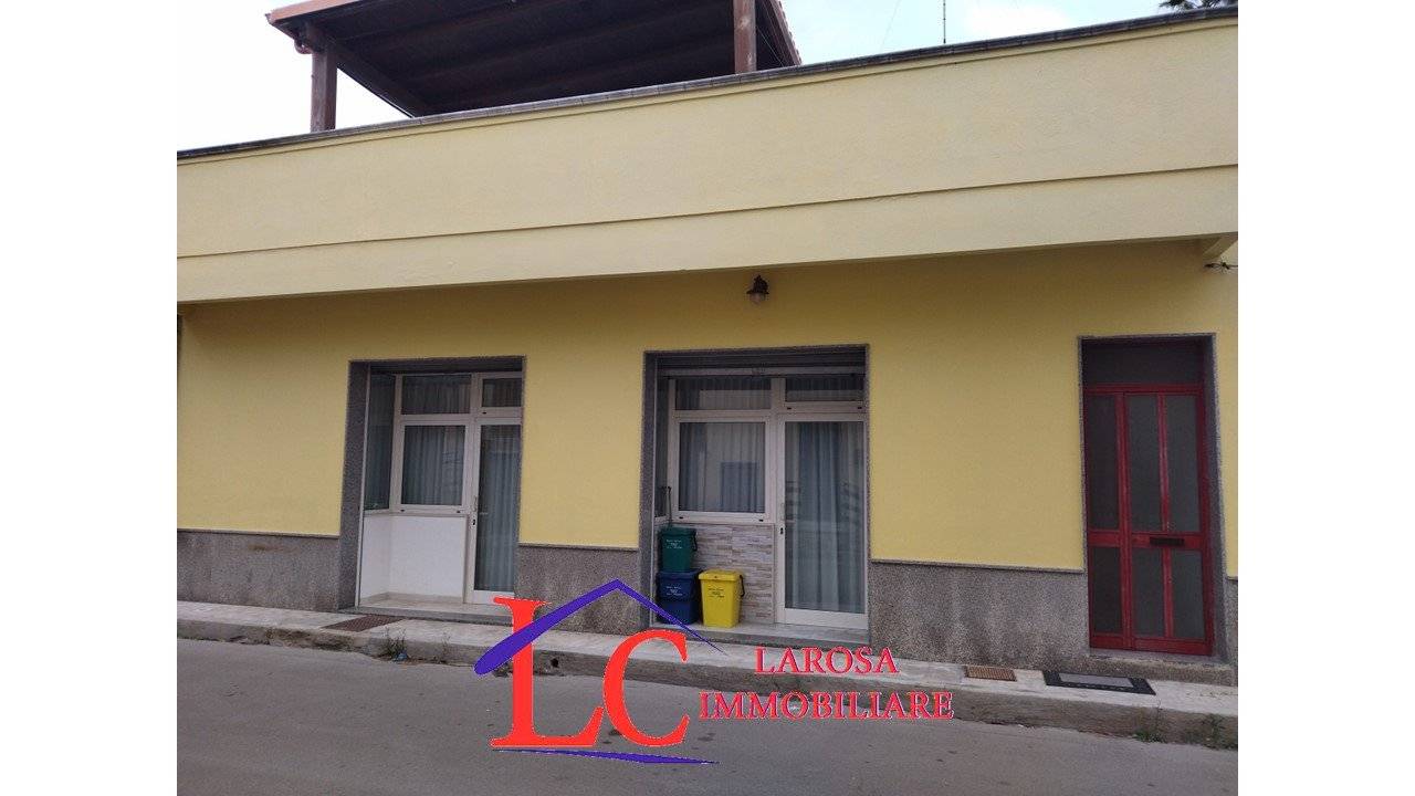 Locale commerciale in Vendita