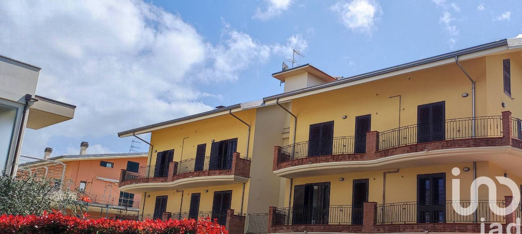 Appartamento via Dei Pini 3, Centro, Giulianova