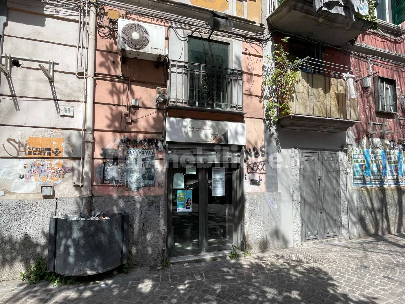 Locale commerciale in Vendita