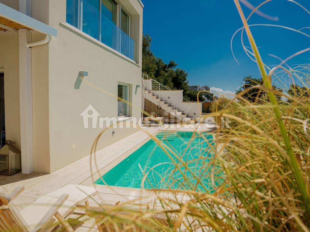 Sale Two-family villa in via Papa GIovanni XXII Castro. New, parking ...