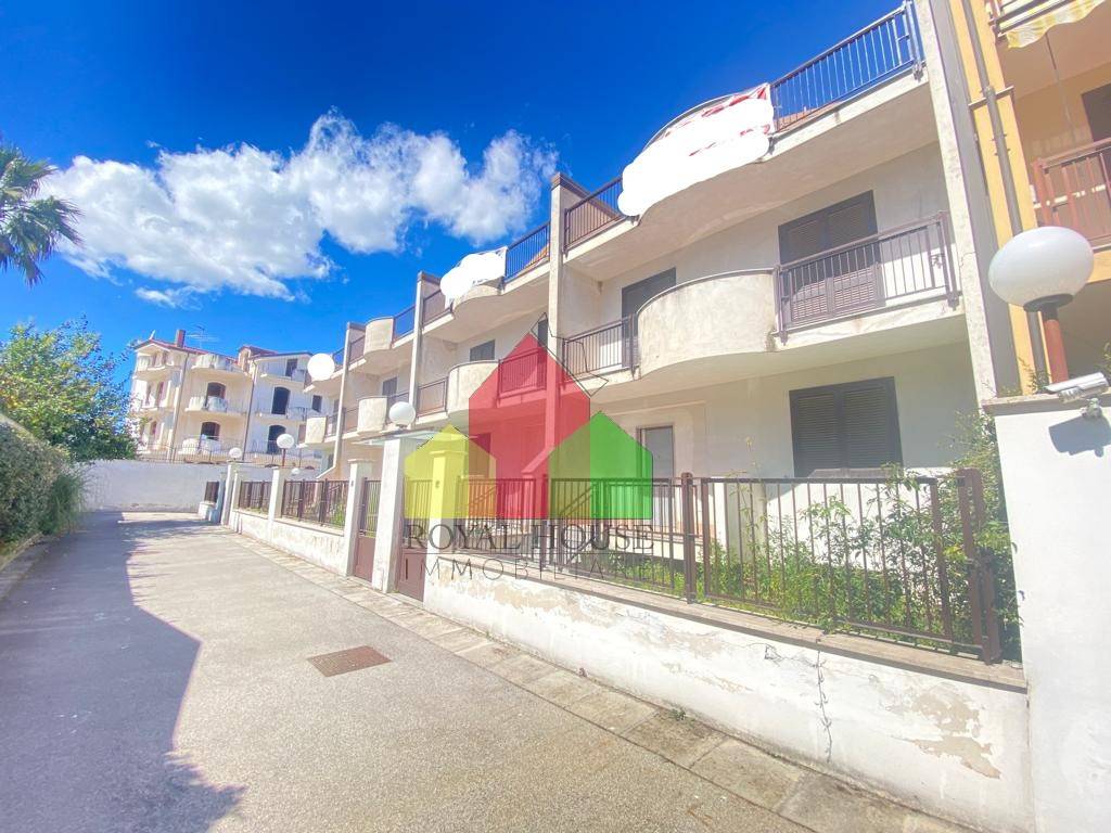 Villa a schiera via Eduardo De Filippo, Succivo