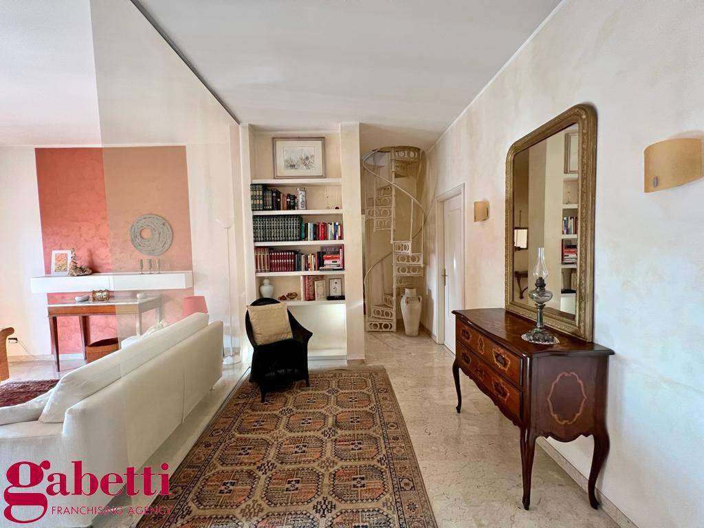 Quadrilocale via Carando, Centro, Bra