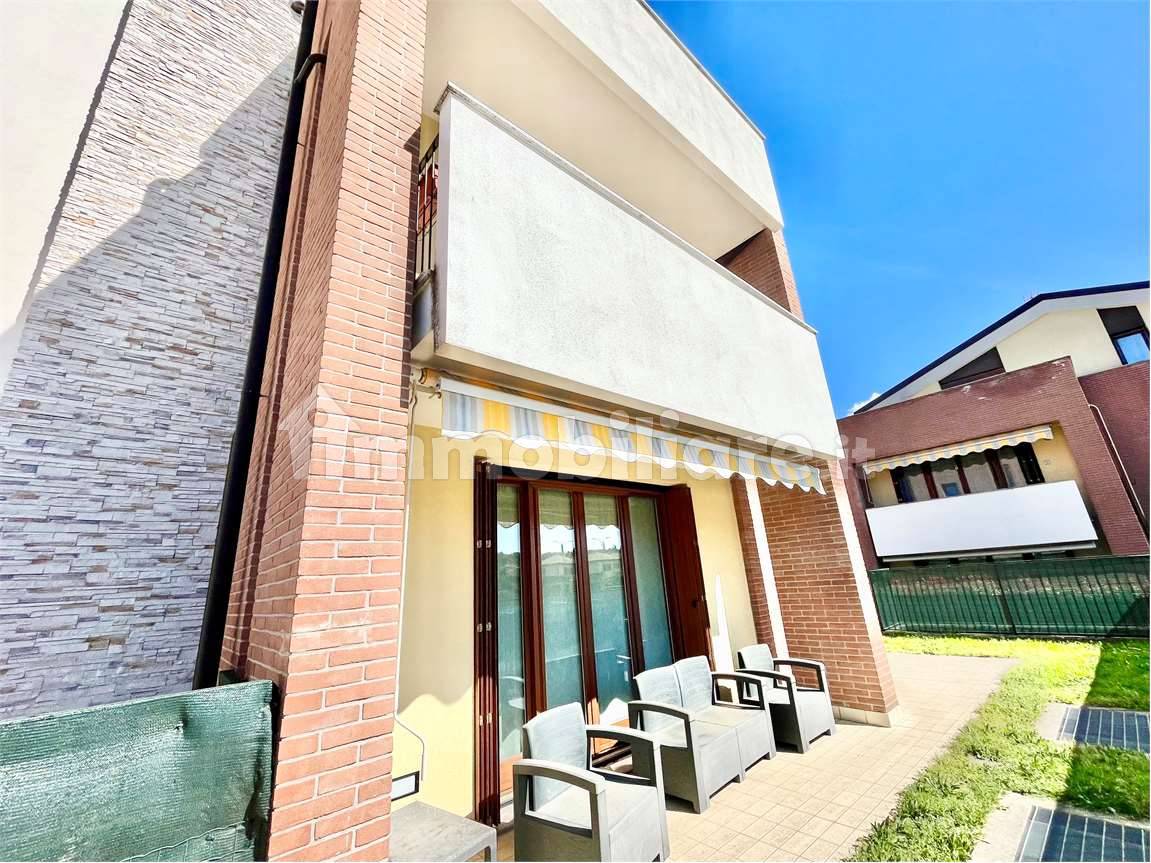 Quadrilocale via Gemelli 3, Garbagnate, Garbagnate Monastero