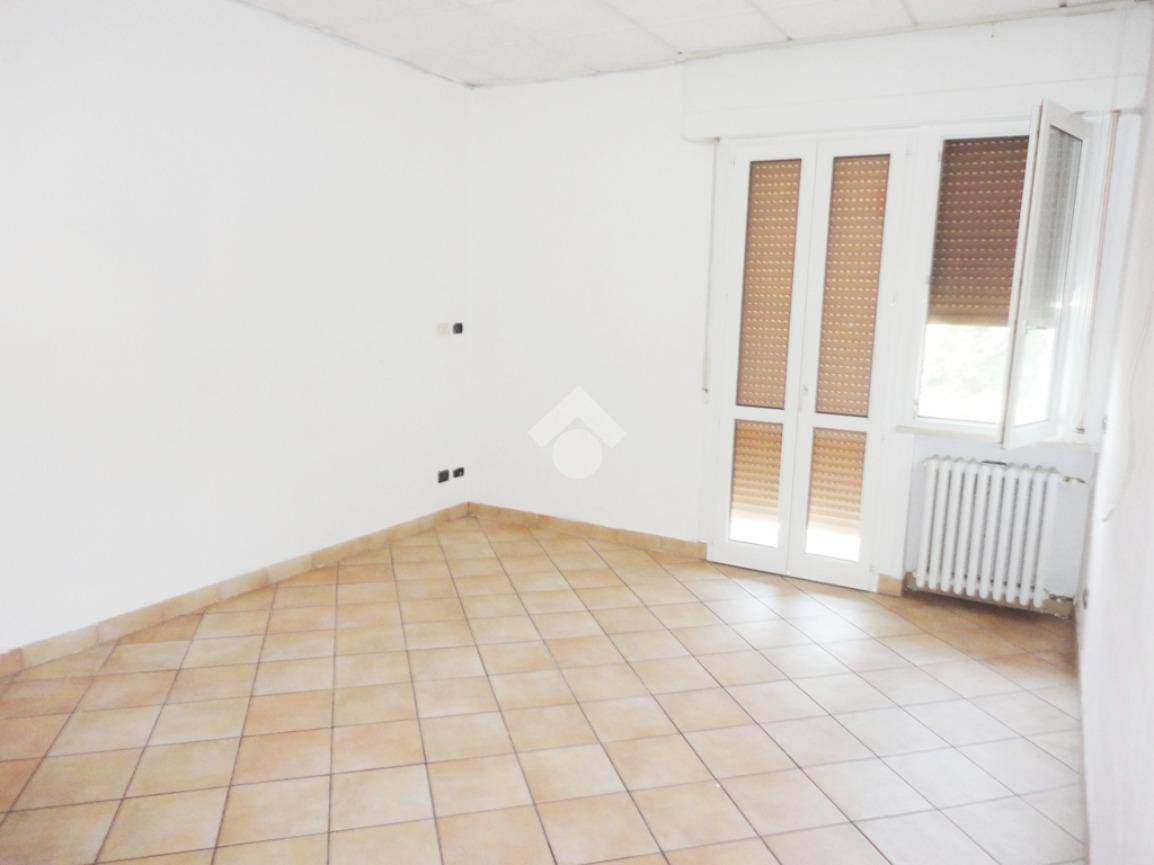 Trilocale via Radici in Monti 1, Centro, Sassuolo