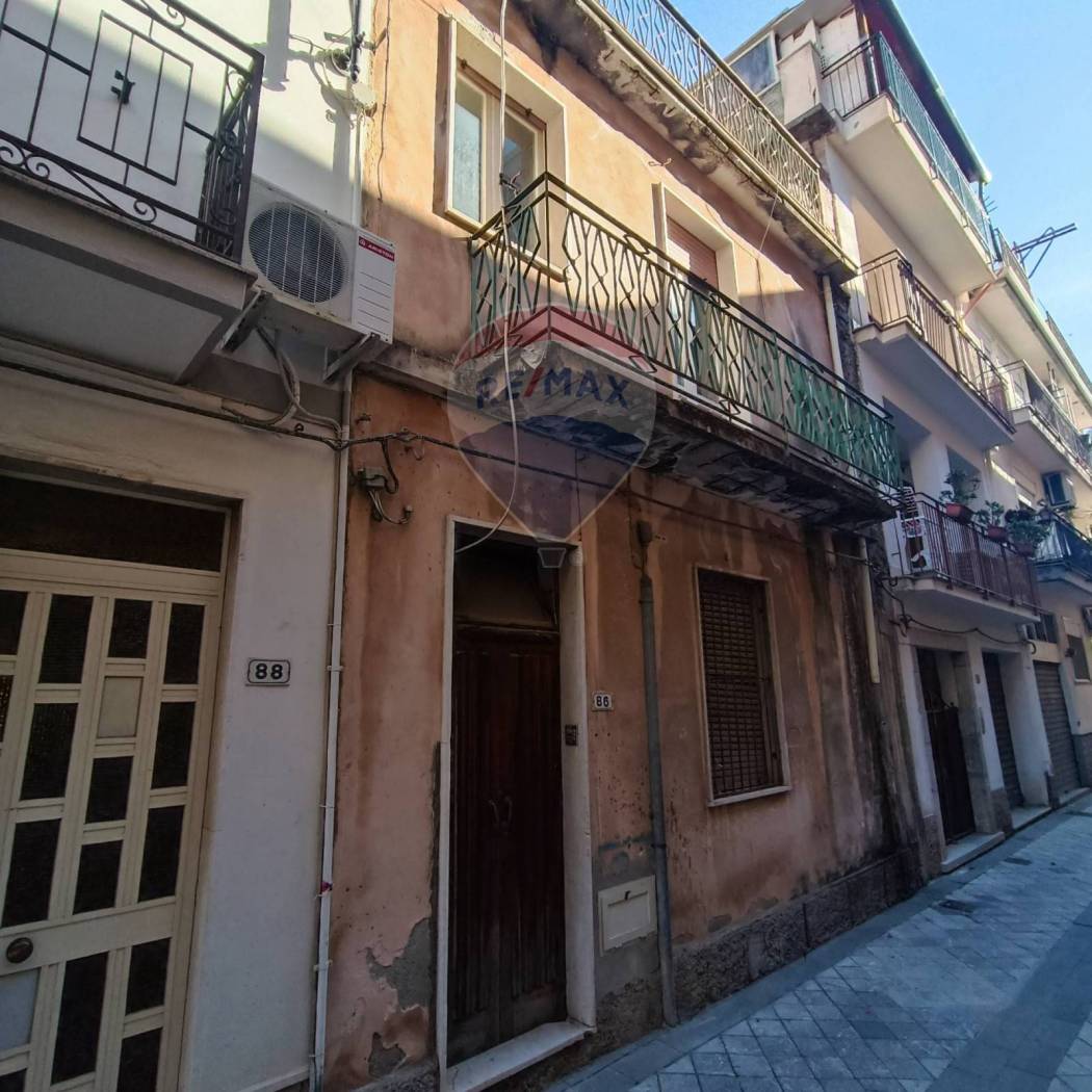 Bilocale via roma, Letojanni