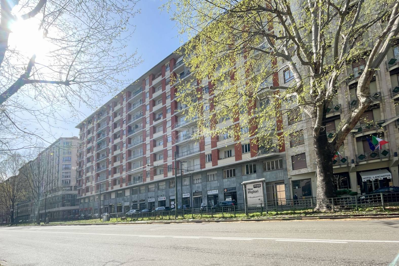 Locale commerciale in Vendita