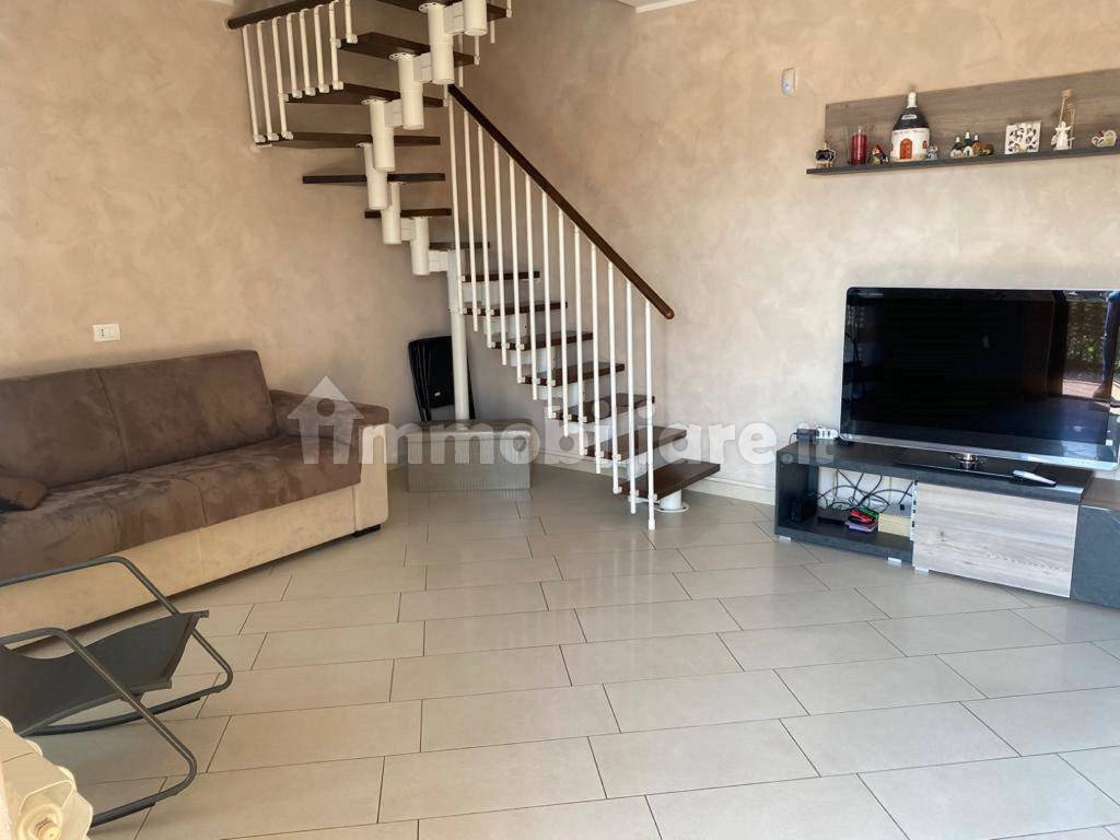 Vendita Appartamento San Pietro Clarenza. Quadrilocale in via delle ...