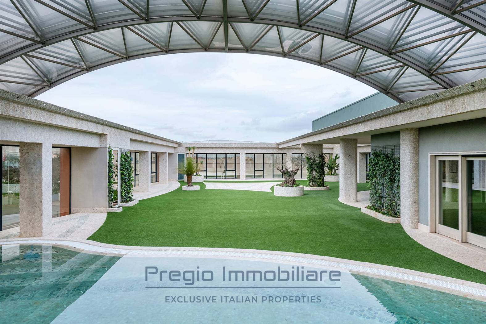 Locale commerciale in Vendita