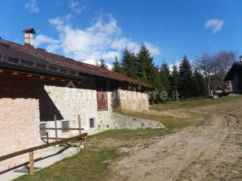 Vendita Rustico in Boniprati Castel Condino. Buono stato, posto auto ...