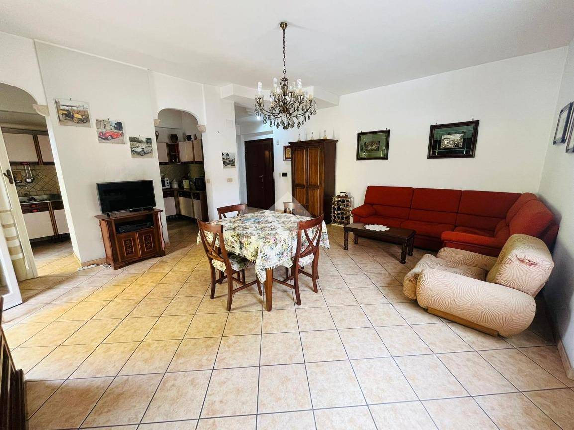 Trilocale via Adriano 1, Centro, Aprilia