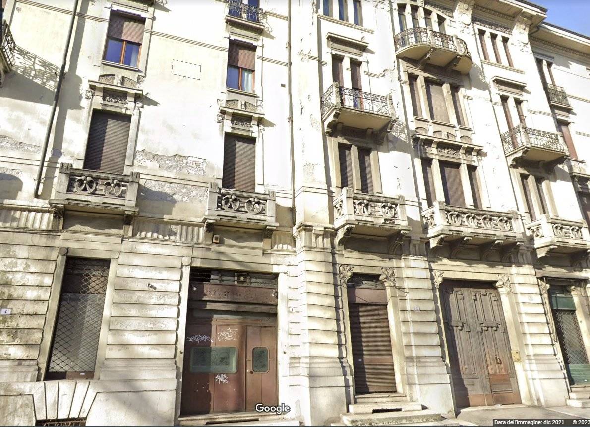 Locale commerciale in Vendita