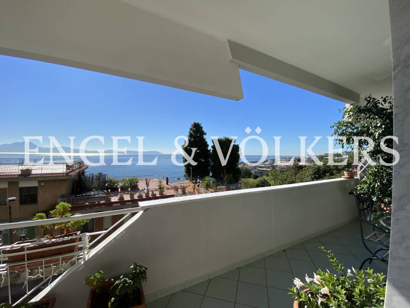 Appartamento buono stato, secondo piano, Posillipo, Napoli