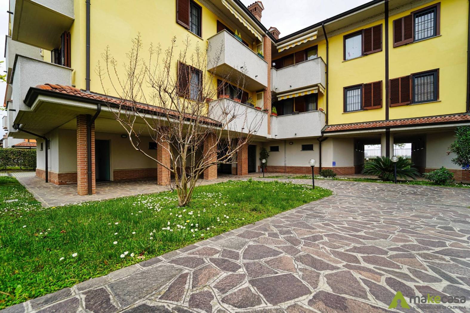 Bilocale via Giacomo Leopardi 3, Casalmaiocco