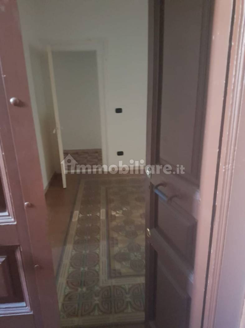 Trilocale via Gorizia 9, Borgo, Taranto