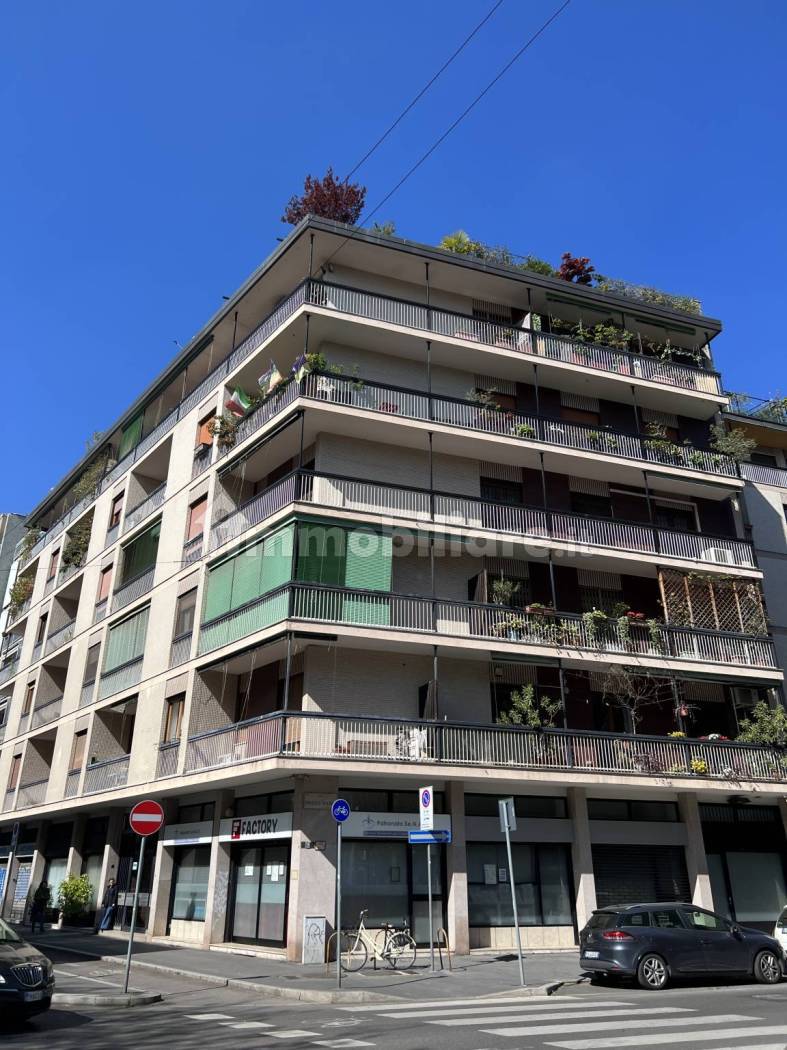 Quadrilocale via Cola di Rienzo, Solari, Milano