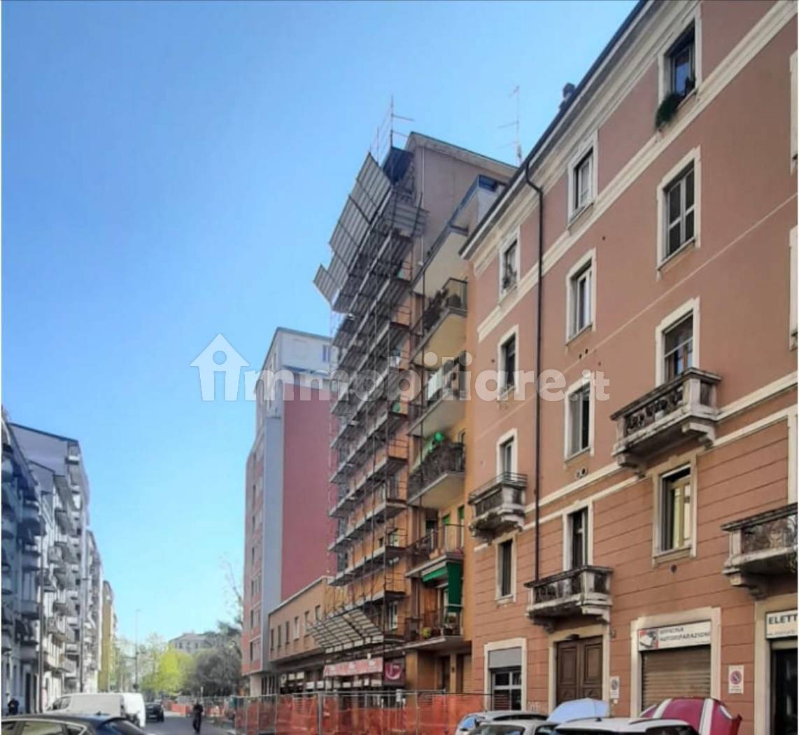 Bilocale via Vespri Siciliani 5, Piazza Napoli, Milano