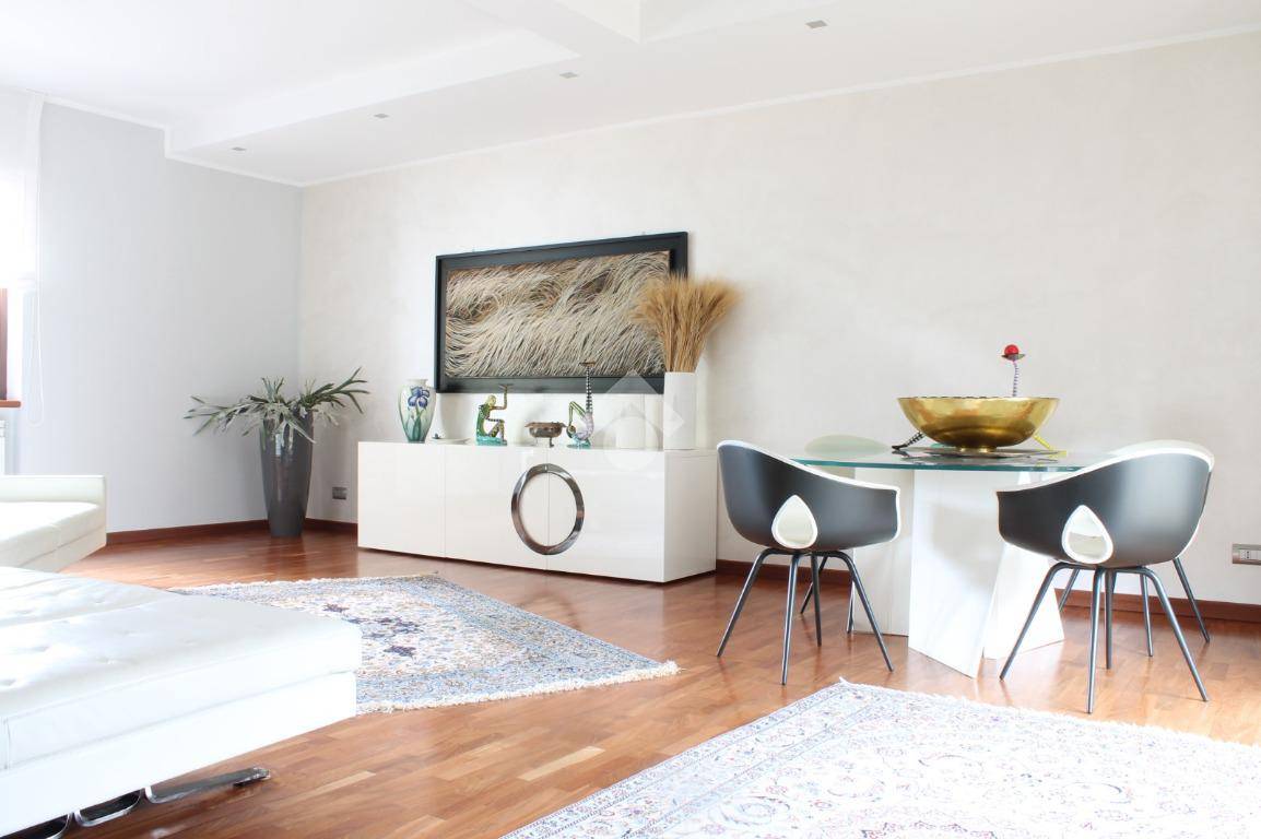 Villa bifamiliare via Alberto della Piagentina 77, Rende