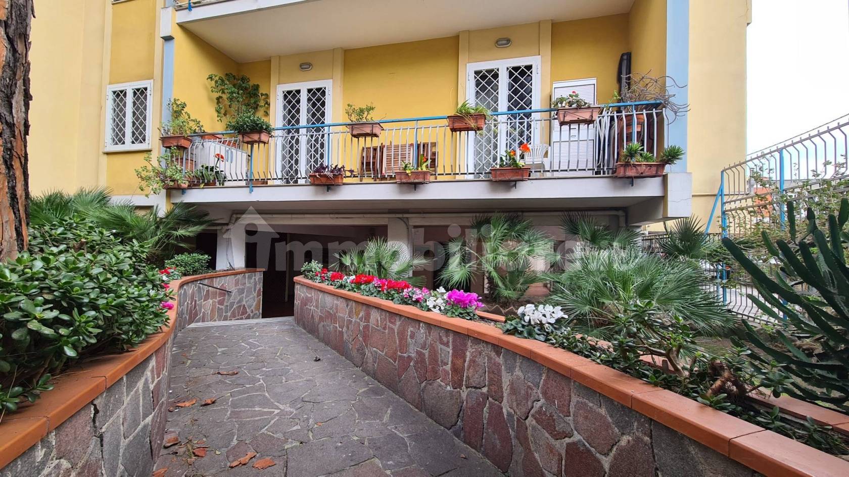 Quadrilocale buono stato, primo piano, Portici