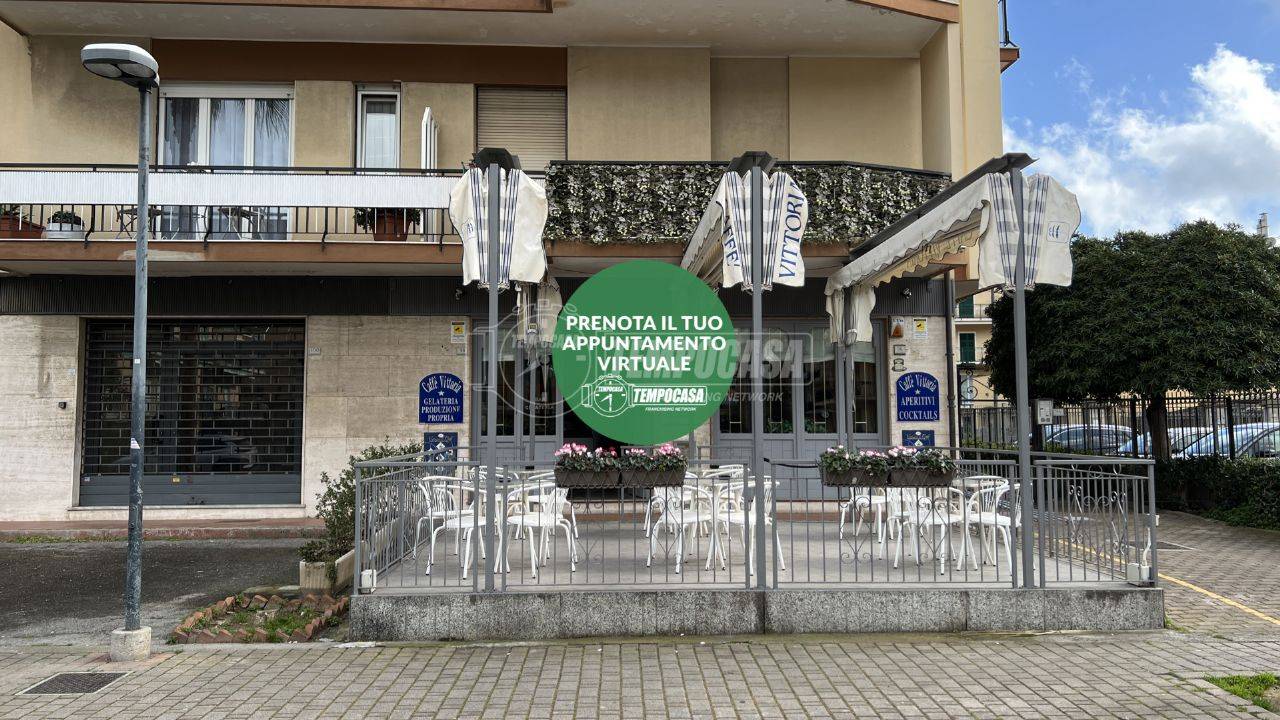Locale commerciale in Vendita