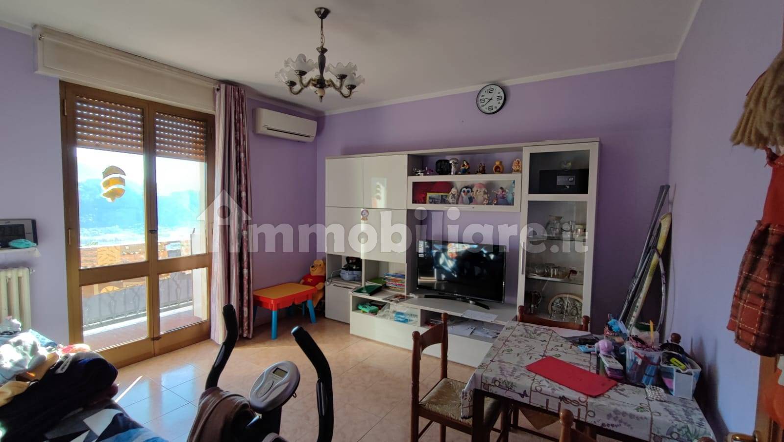 Bilocale aizurro, Aizurro, Airuno