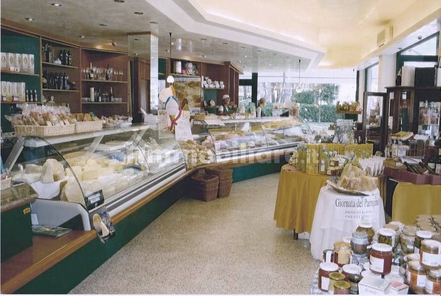 Locale commerciale in Vendita