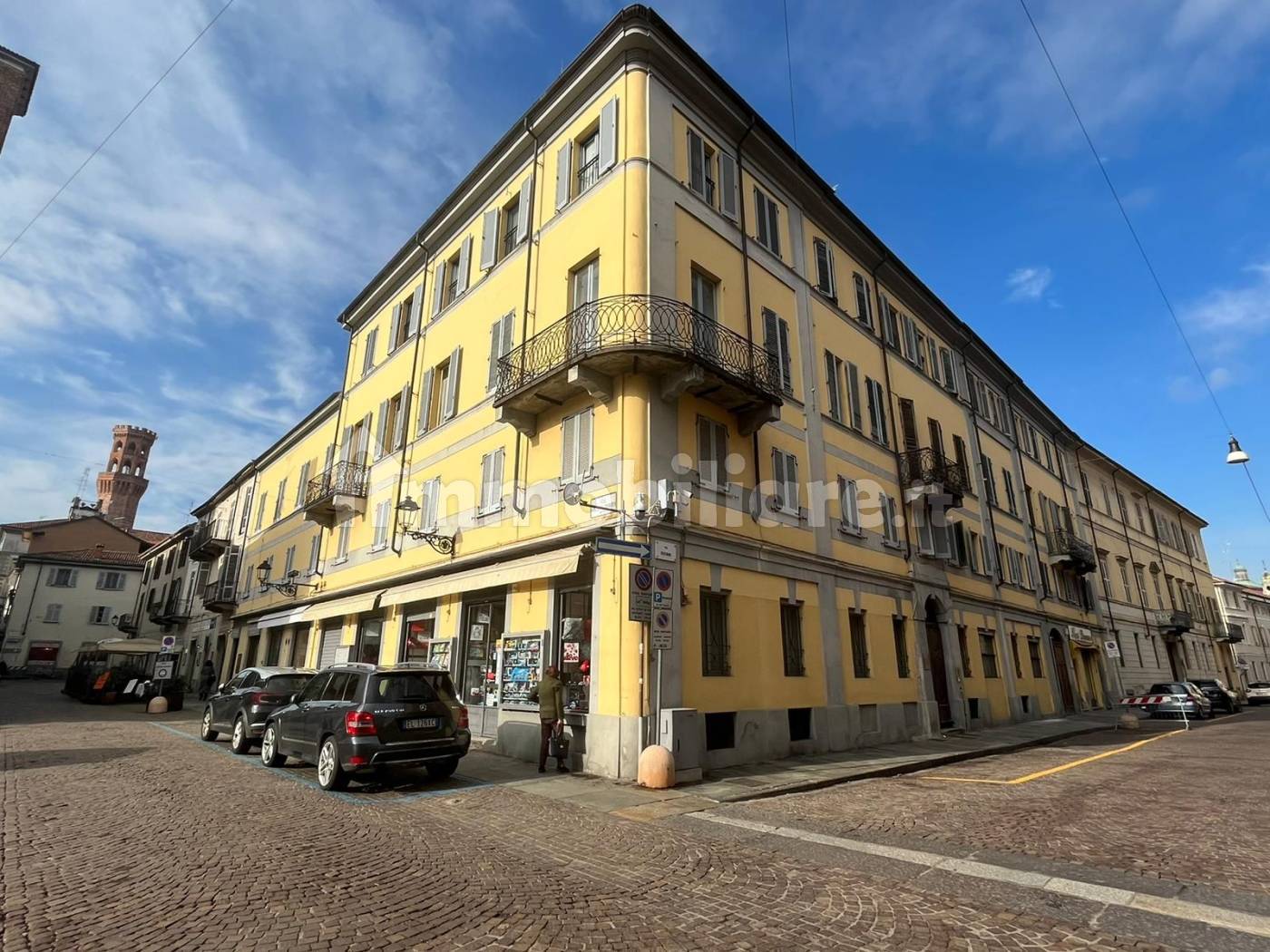 Locale commerciale in Vendita