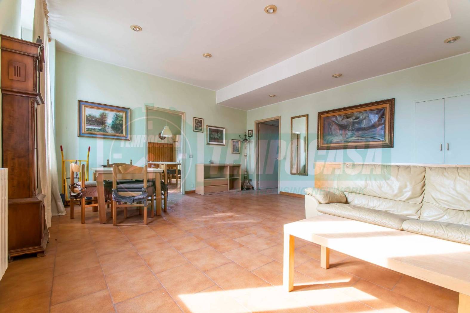 Trilocale via 4 Novembre 135, Uboldo