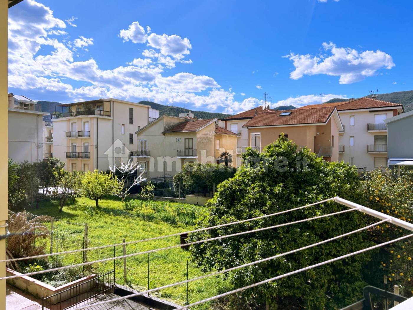 Quadrilocale ottimo stato, primo piano, Spotorno