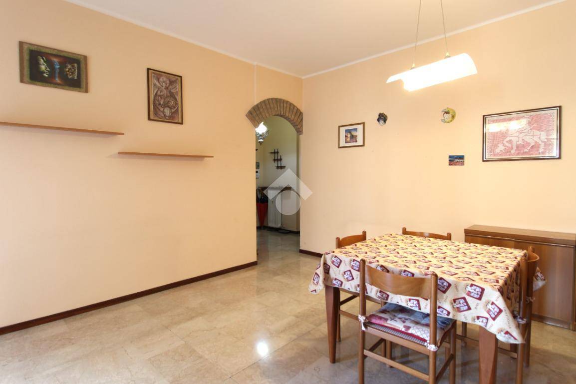 Trilocale via Edmondo De Amicis 3, Centro, Merate