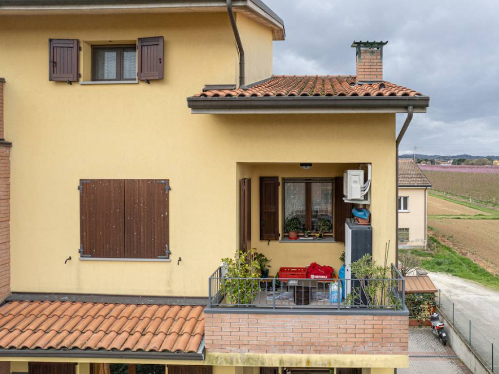 Vendita Appartamento Imola. Trilocale in via Zello 60E. Buono stato ...