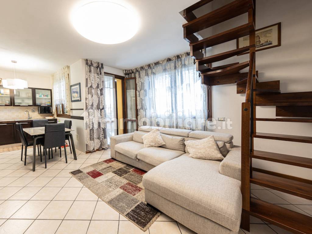 Vendita Appartamento Imola. Trilocale in via Zello 60E. Buono stato ...