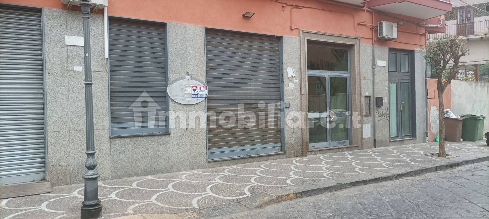 Locale commerciale in Vendita