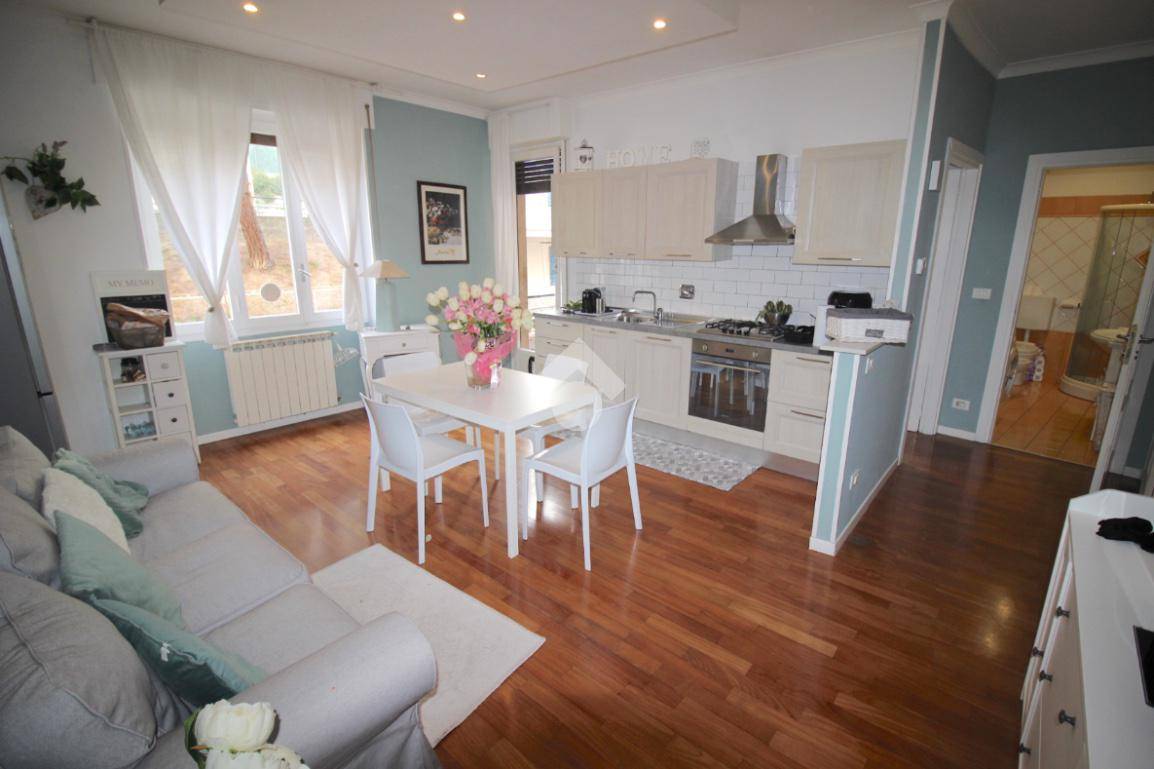 Trilocale via galileo galilei 310, Borgo, Sanremo