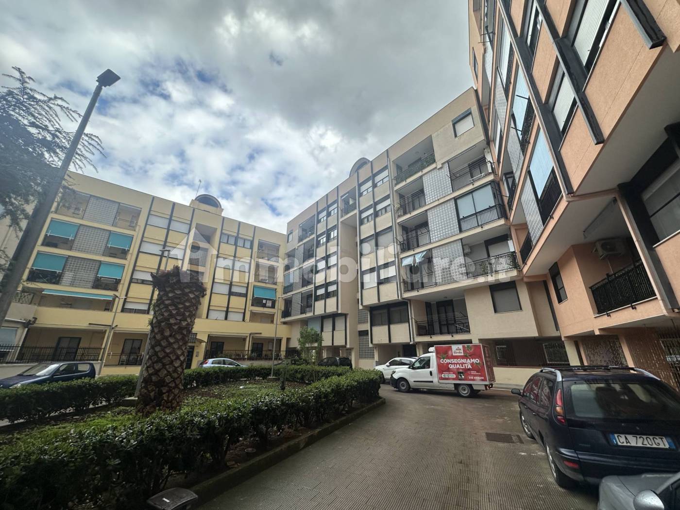 Trilocale ottimo stato, terzo piano, Bisceglie