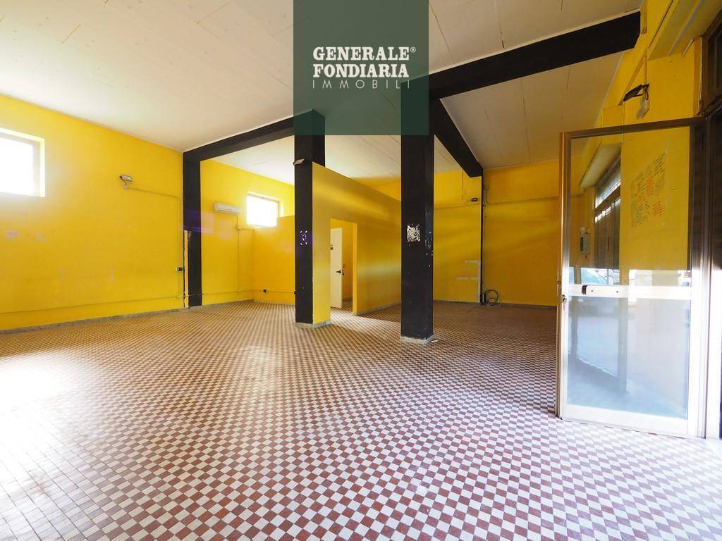 Locale commerciale in Vendita