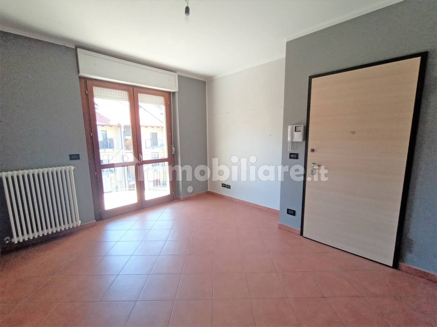 Trilocale via Nino Costa 13, Centro, Airasca