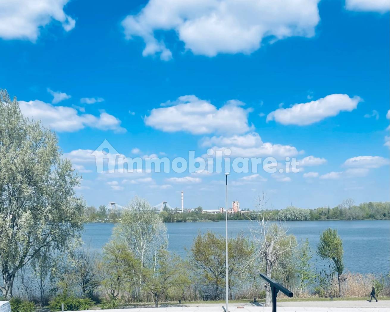 Appartamento piazza San Leonardo, Centro, Mantova