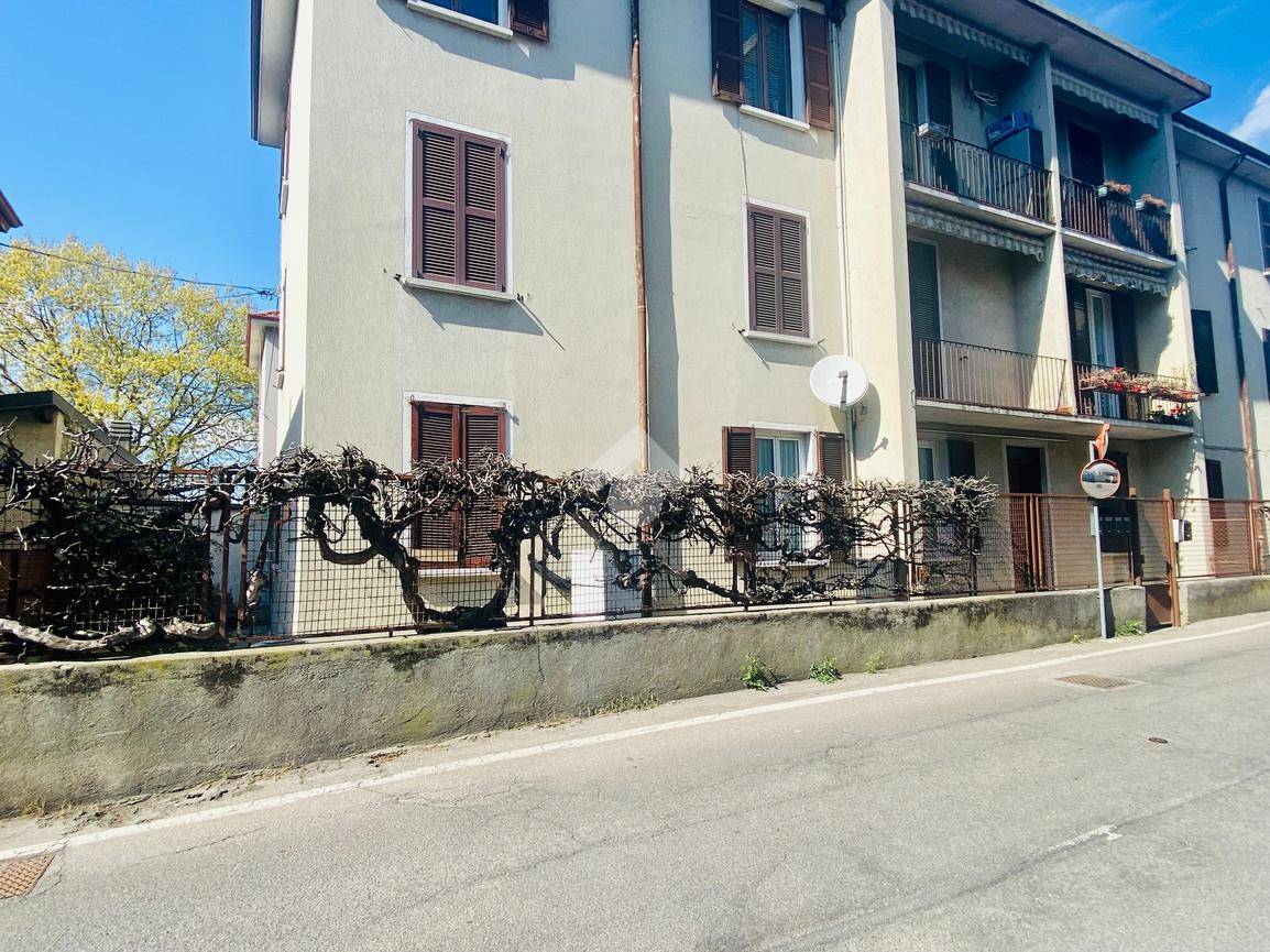 Trilocale via San Francesco d&#x27;Assisi 12, Centro, Cantù