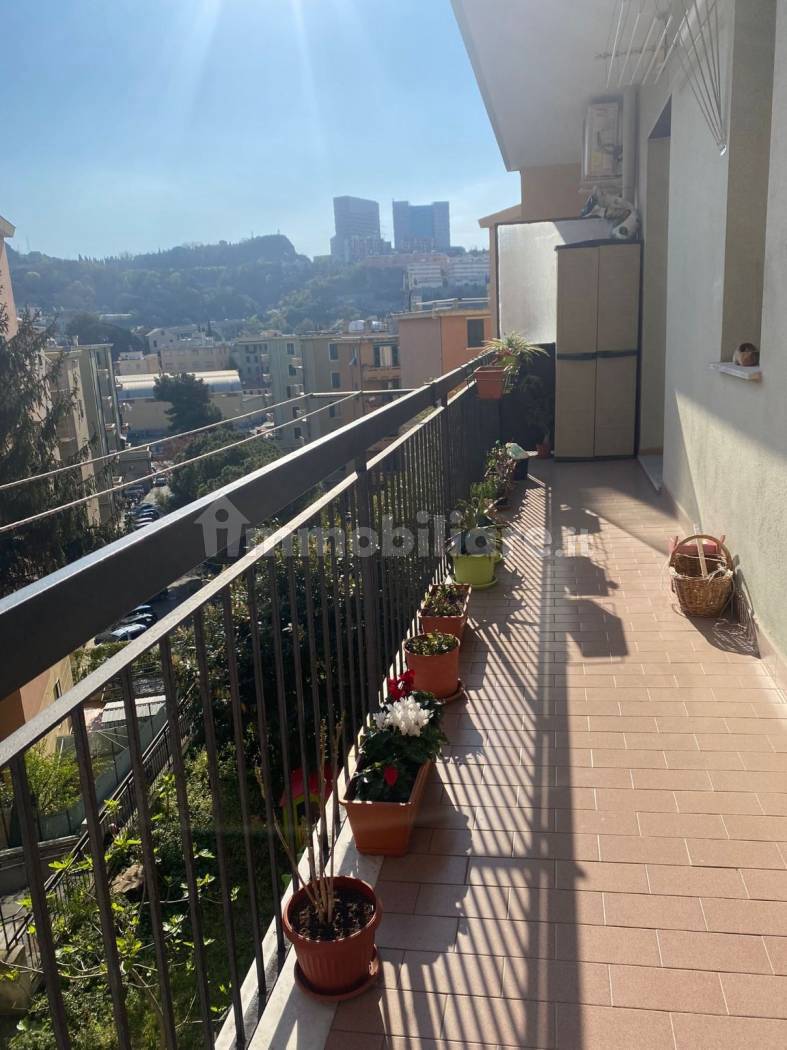 Bilocale via Giovanni Arrivabene 3, Sestri Ponente, Genova