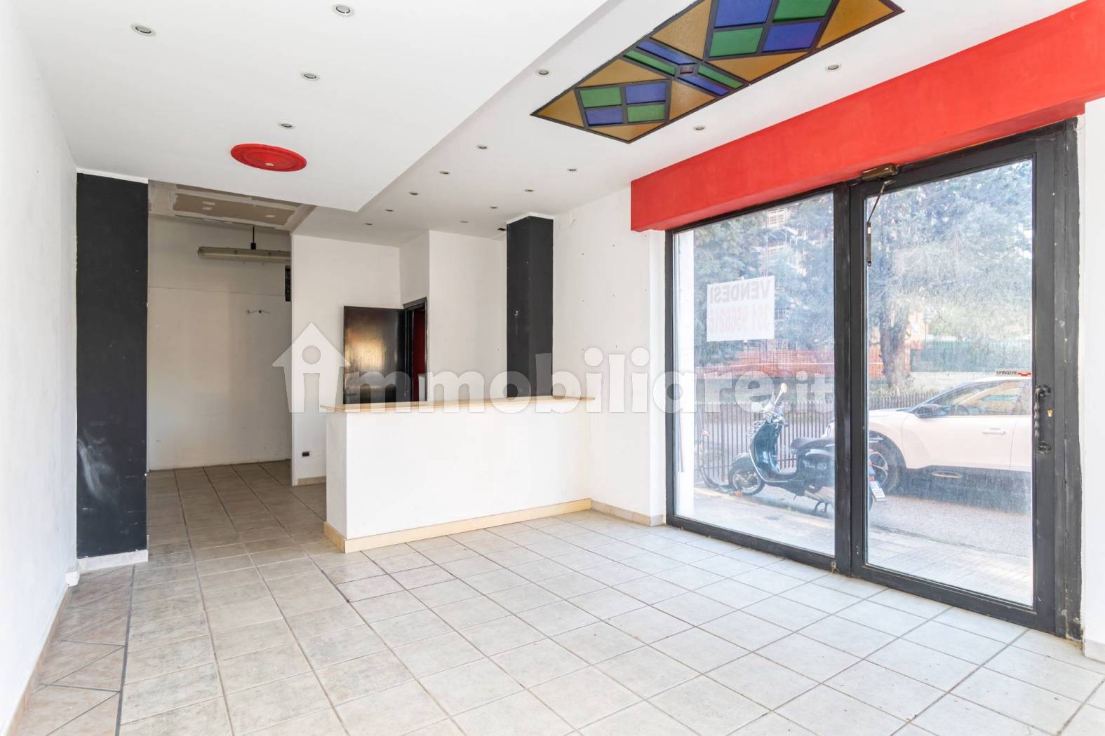 Locale commerciale in Vendita