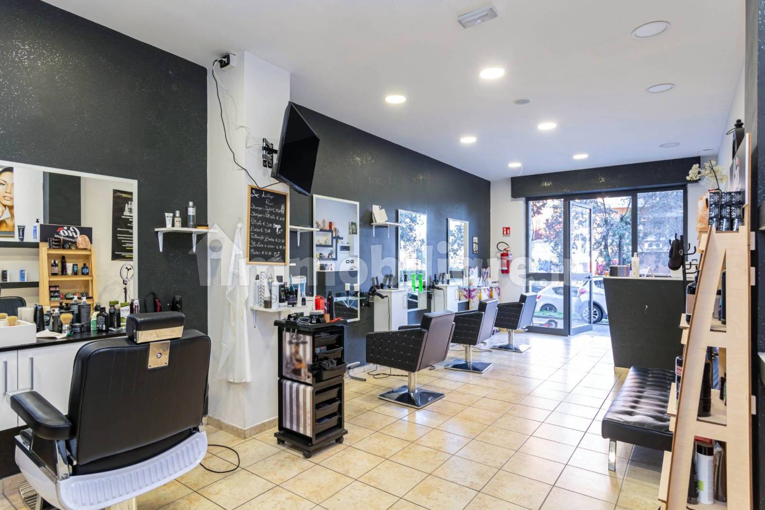 Locale commerciale in Vendita