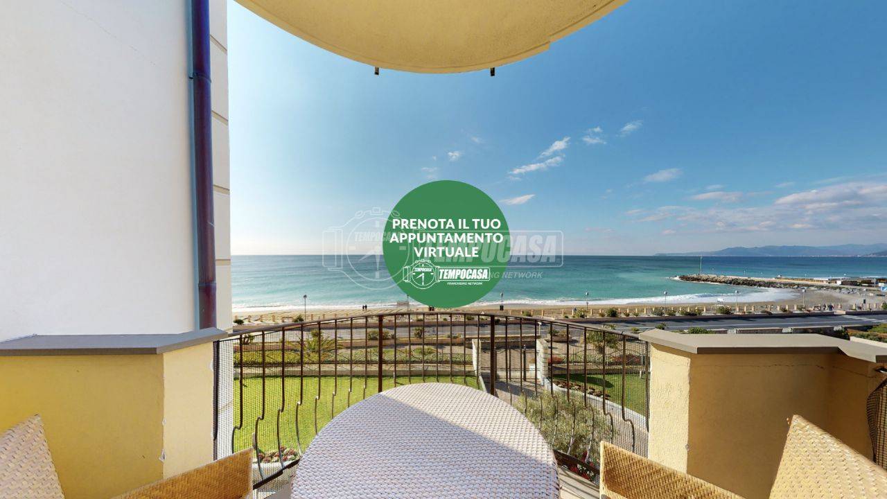 Bilocale via Santuario 12, Centro, Finale Ligure