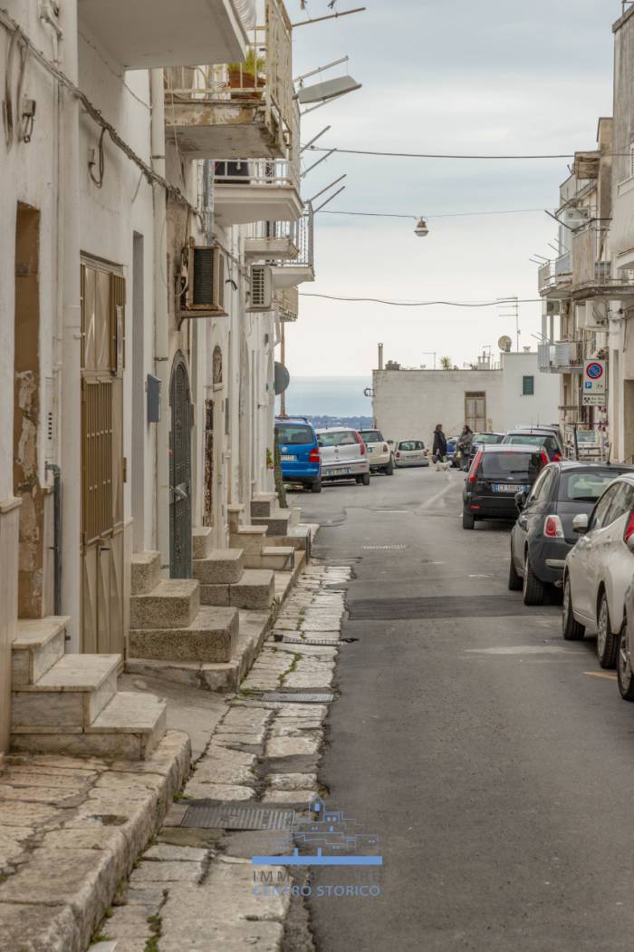 Open space piazzale Colucci, Via Ludovico, Corso Umberto I, Vittorio Emanuele, Ostuni