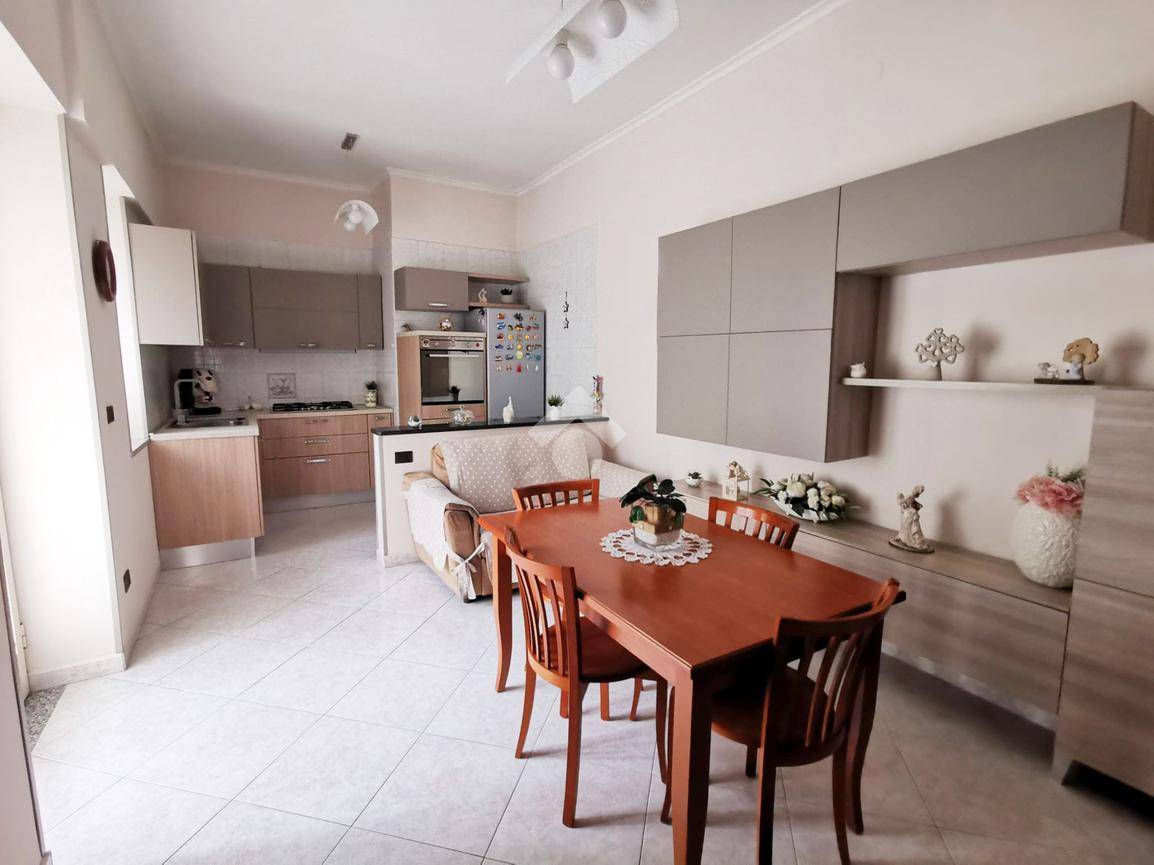 Trilocale via Vittorio Imbriani 89, Centro, Pomigliano d&#x27;Arco