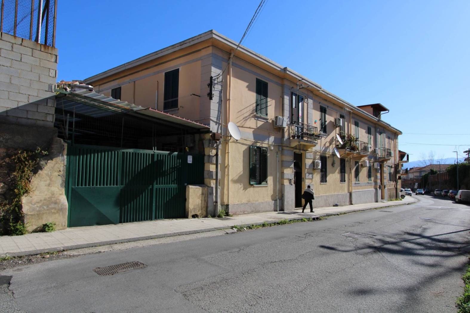 Trilocale via Santa Marta 300, Gonzaga, Messina
