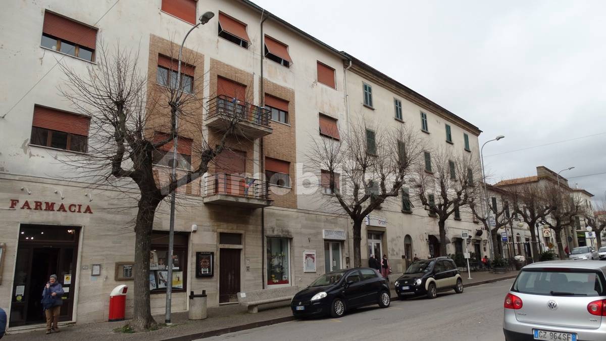 Trilocale via corso Roma, Centro, Roccastrada