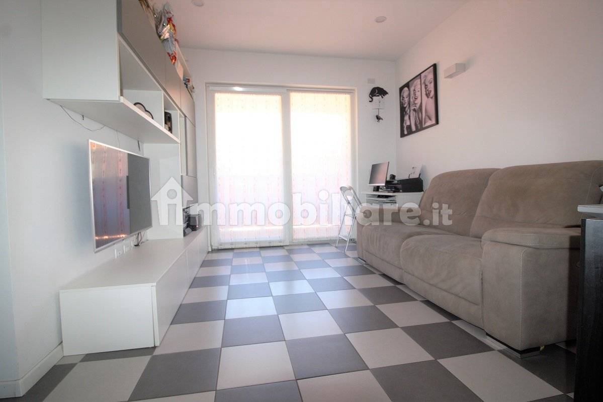 Trilocale ottimo stato, secondo piano, Centro, Lavis