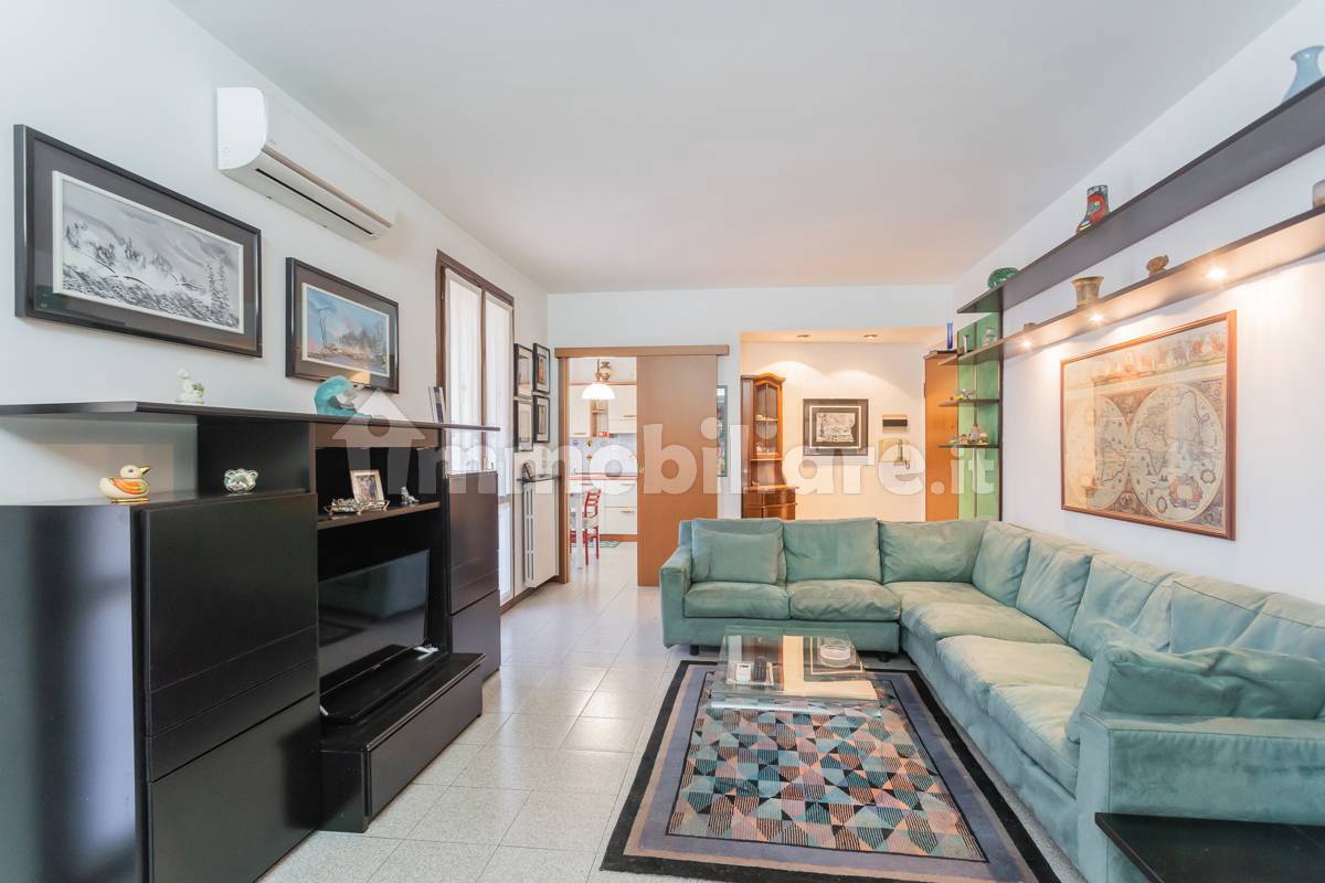 Quadrilocale via San Rocco , 41, Centro, Muggiò