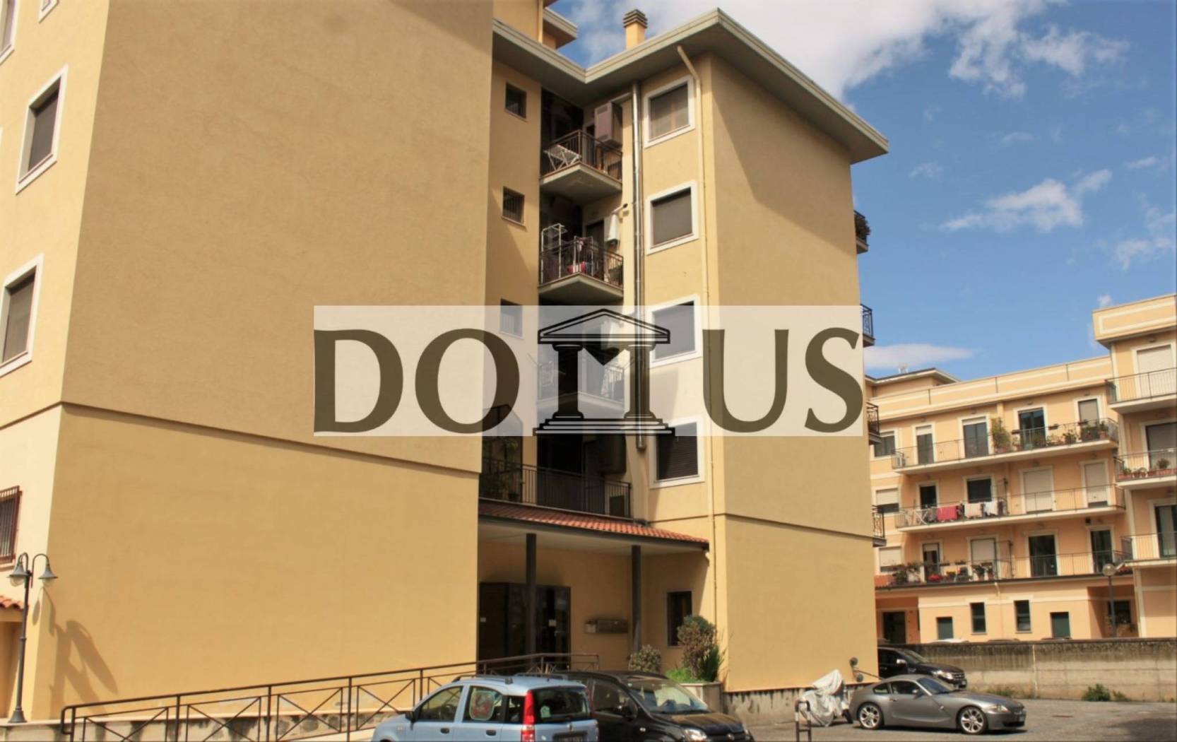 Quadrilocale via dei Conti Ruffo 22, Sala, Catanzaro